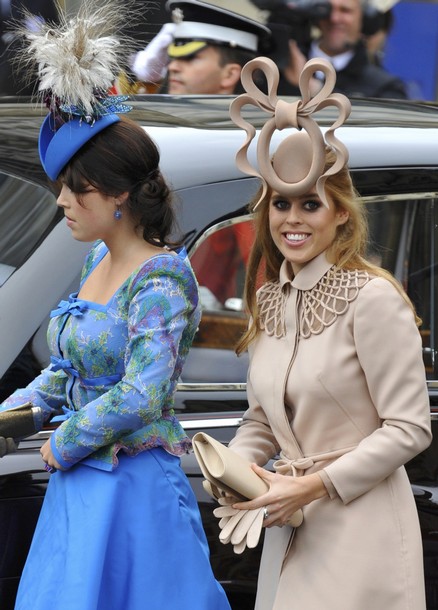 Princess Beatrice and her sister Princess Eugenie arrive at Westminster ...